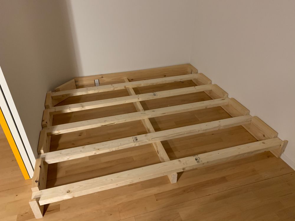 Building a wooden tatami platform 🔨