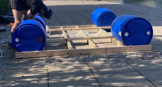 How to build a barrel raft? ⛵
